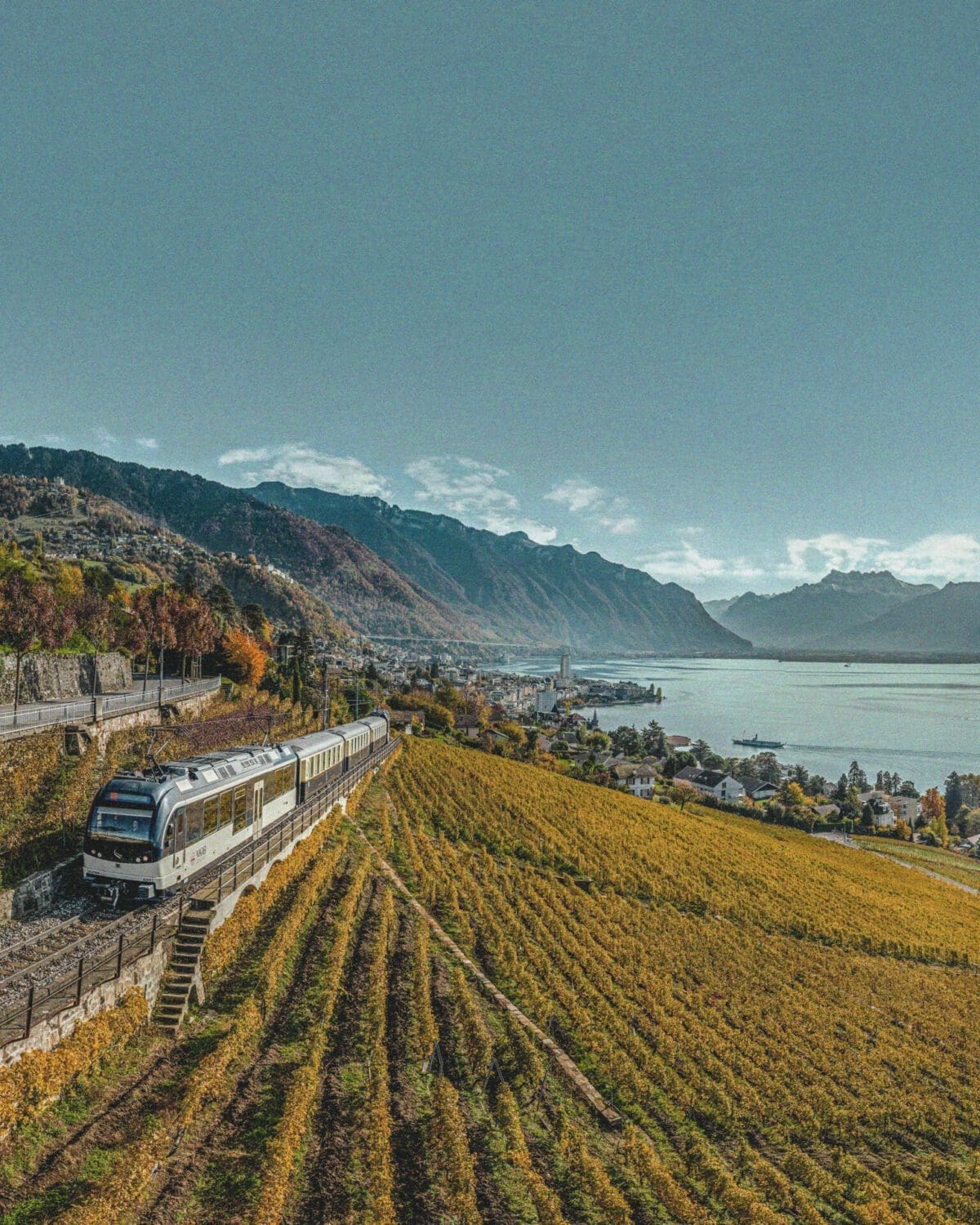 Exploring Lake Geneva and Switzerland by train | ROADBOOK